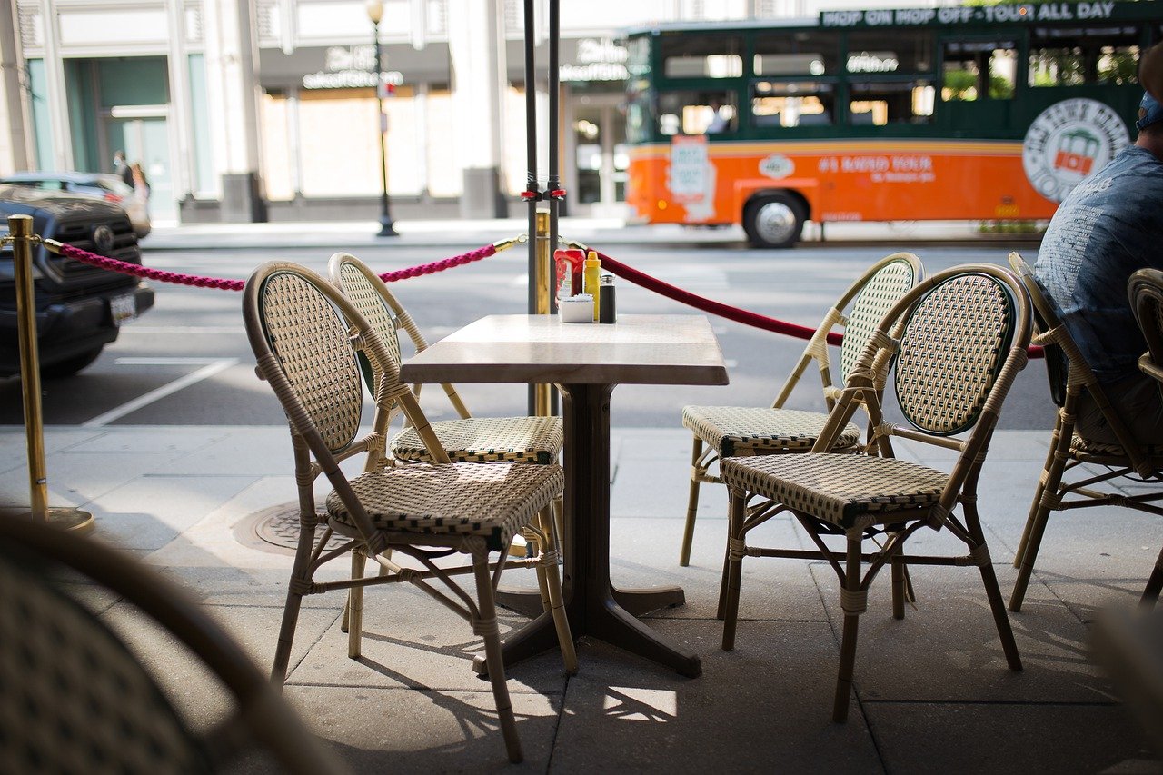 7 Restaurant Furniture Design Ideas To Revamp Your Restaurant's Theme ...